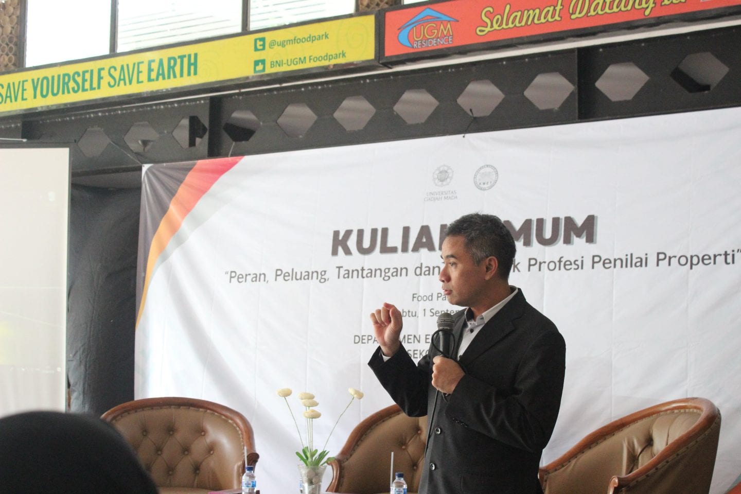 Program Studi Ekonomika Terapan DEB SV UGM Selenggarakan Kuliah Umum ...