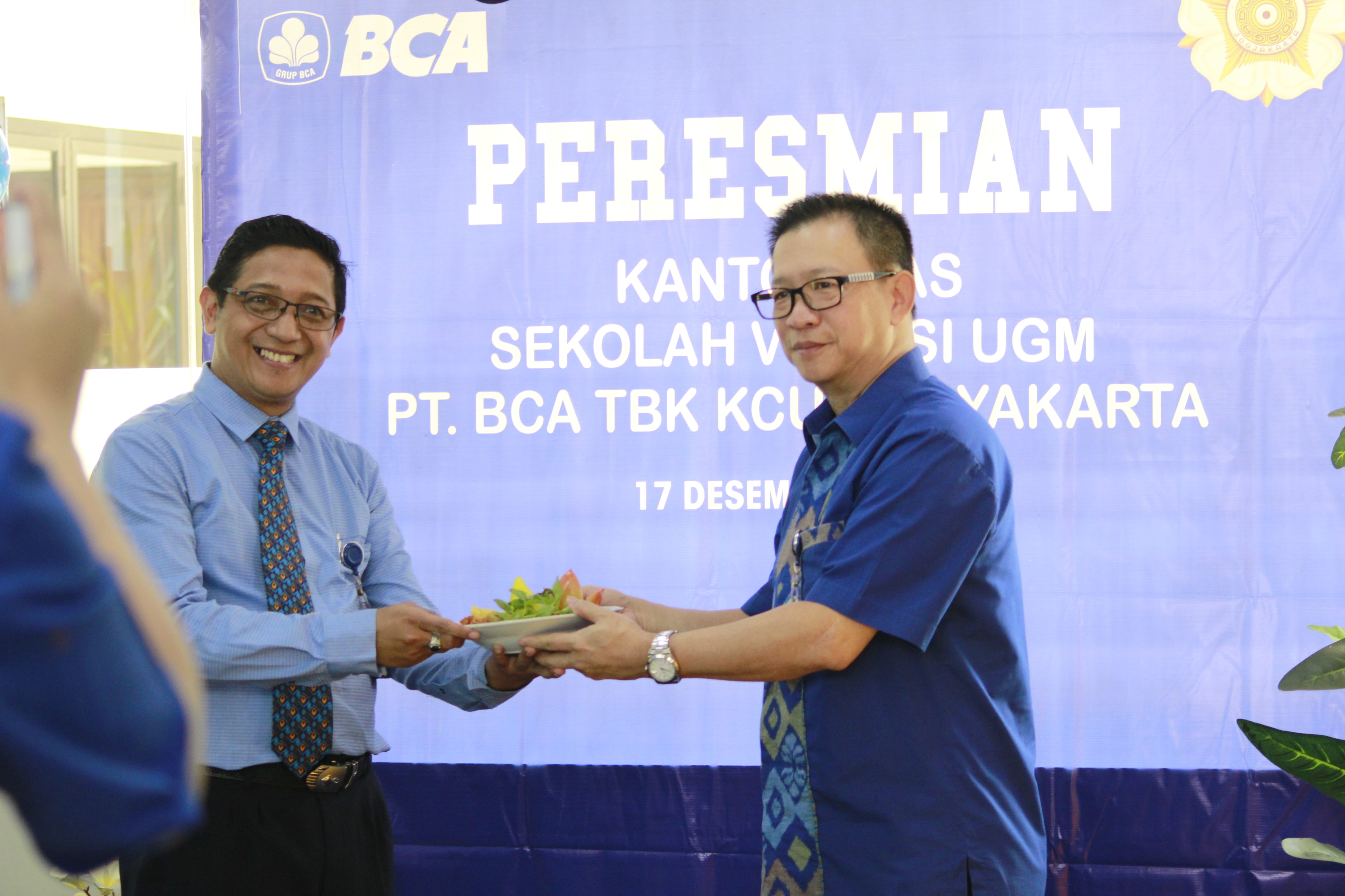 PERESMIAN KANTOR KAS BCA DI DEB SV UGM - Sekolah Vokasi UGM