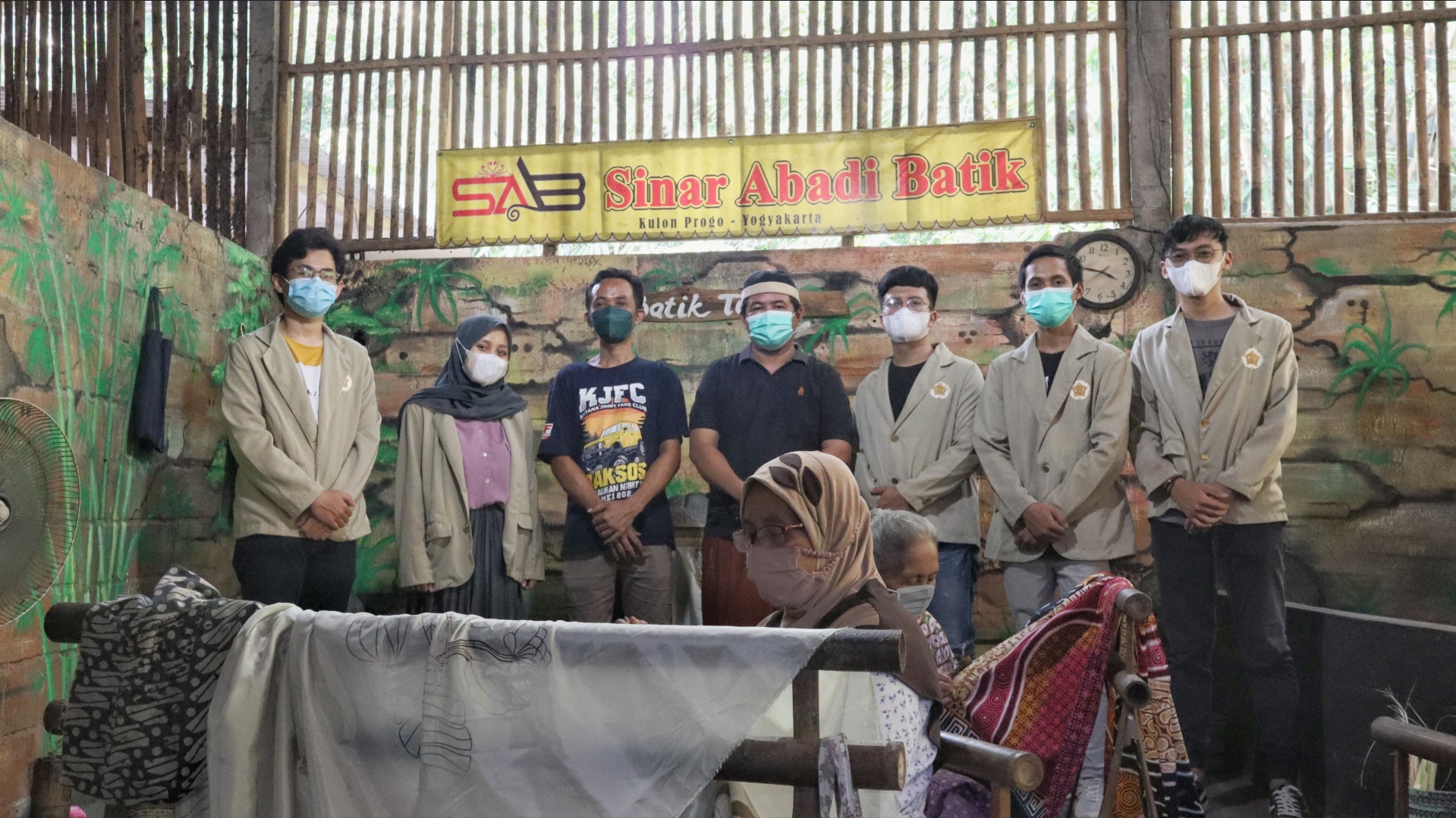 Mahasiswa SV UGM Ciptakan Solusi Tepat Pengeringan Kain Batik dikala ...