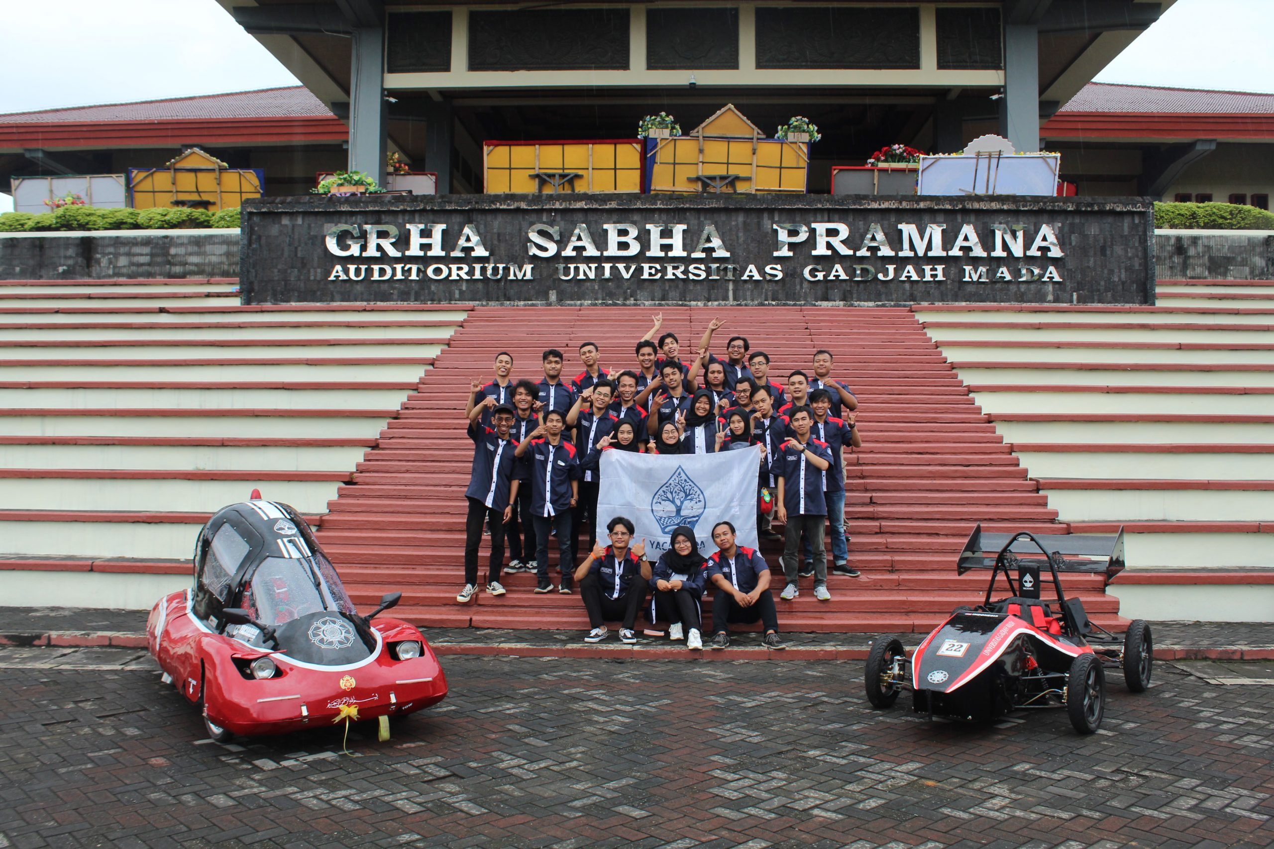 Tim Yacaranda SV UGM Meluncurkan Mobil Hemat Energi “Super Sekip ET-1 ...